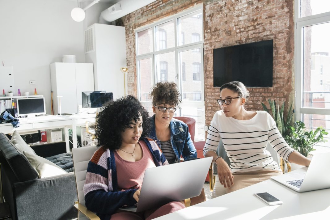 Learn with Claude: Anthropic launches new Specializations on Coursera ...